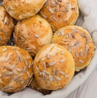 Gulerodsboller - Super nem og lækker opskrift på Gulerodsboller